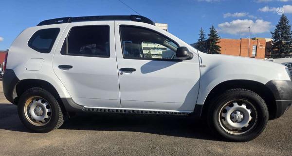 Дачия Duster 2015 в Мариямполе на AUTOMOTO.COM.LV Белый Дачия Duster 2015 в Мариямполе, объемом двигателя 1.60 л и пробегом 176 тыс. км за 5800 €, фото 6 на AUTOMOTO.COM.LV