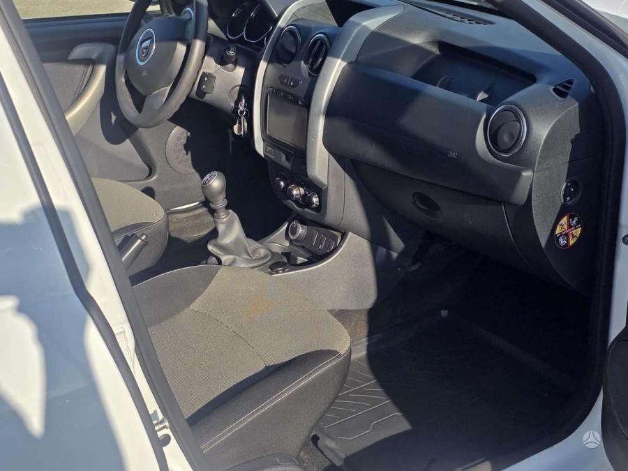 Balts Dacia Duster 2015 Marijampole, ar dzinēja tilpumu 1.60 L un nobraukumu 176 tūkst. km par 5800 €, foto 11 vietnē AUTOMOTO.COM.LV