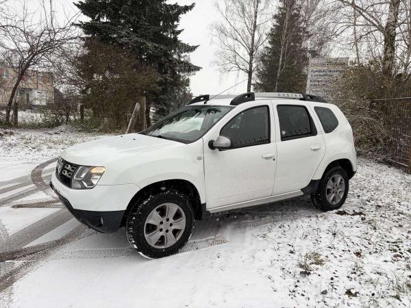 White Dacia Duster 2016 in Ukmerge, with an engine capacity of 1.50 L and mileage of 285 thousand km for 4150 €, photo 1 on AUTOMOTO.COM.LV