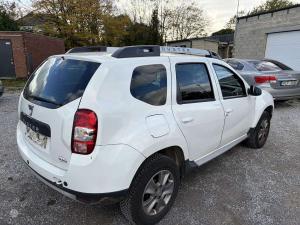 White Dacia Duster 2016 in Ukmerge, with an engine capacity of 1.50 L and mileage of 285 thousand km for 4150 €, photo 5 on AUTOMOTO.COM.LV