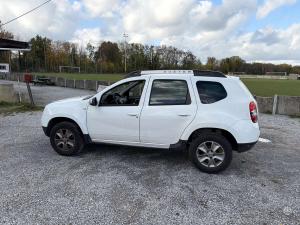 White Dacia Duster 2016 in Ukmerge, with an engine capacity of 1.50 L and mileage of 285 thousand km for 4150 €, photo 8 on AUTOMOTO.COM.LV