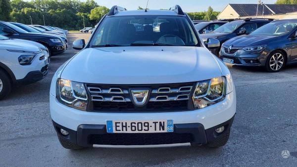 White Dacia Duster 2016 in Taurage, with an engine capacity of 1.46 L and mileage of 179 thousand km for 5700 €, photo 1 on AUTOMOTO.COM.LV
