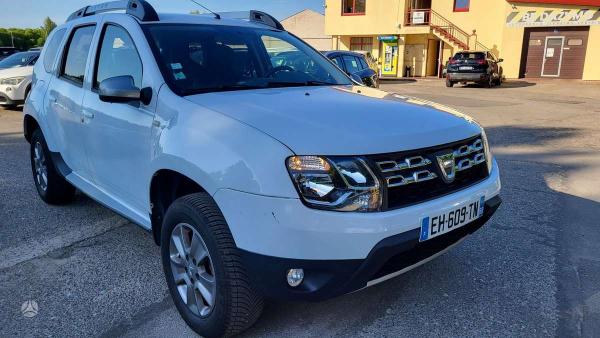 White Dacia Duster 2016 in Taurage, with an engine capacity of 1.46 L and mileage of 179 thousand km for 5700 €, photo 8 on AUTOMOTO.COM.LV