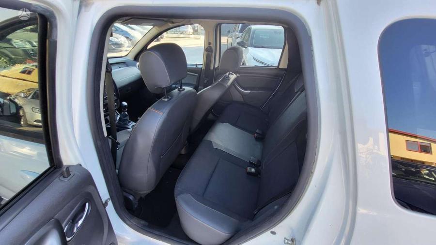 Balts Dacia Duster 2016 Tauragė, ar dzinēja tilpumu 1.46 L un nobraukumu 179 tūkst. km par 5700 €, foto 13 vietnē AUTOMOTO.COM.LV