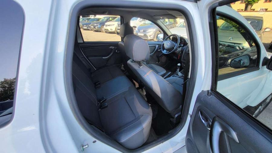 Balts Dacia Duster 2016 Tauragė, ar dzinēja tilpumu 1.46 L un nobraukumu 179 tūkst. km par 5700 €, foto 15 vietnē AUTOMOTO.COM.LV
