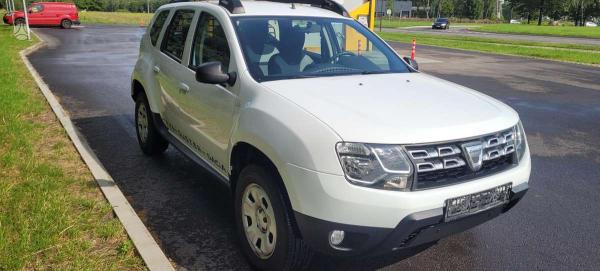 Balts Dacia Duster 2016 Kauņa, ar dzinēja tilpumu 1.20 L un nobraukumu 156 tūkst. km par 5650 €, foto 1 vietnē AUTOMOTO.COM.LV
