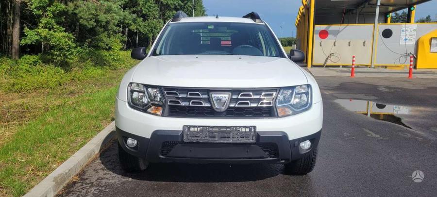 White Dacia Duster 2016 in Kaunas, with an engine capacity of 1.20 L and mileage of 156 thousand km for 5650 €, photo 3 on AUTOMOTO.COM.LV