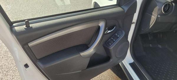 Balts Dacia Duster 2016 Kauņa, ar dzinēja tilpumu 1.20 L un nobraukumu 156 tūkst. km par 5650 €, foto 8 vietnē AUTOMOTO.COM.LV