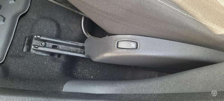 White Dacia Duster 2016 in Kaunas, with an engine capacity of 1.20 L and mileage of 156 thousand km for 5650 €, photo 11 on AUTOMOTO.COM.LV