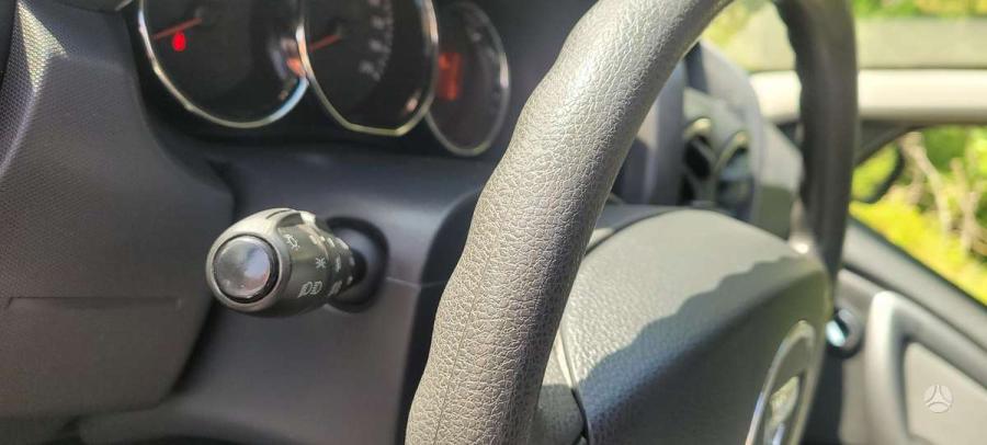 White Dacia Duster 2016 in Kaunas, with an engine capacity of 1.20 L and mileage of 156 thousand km for 5650 €, photo 12 on AUTOMOTO.COM.LV