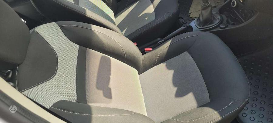White Dacia Duster 2016 in Kaunas, with an engine capacity of 1.20 L and mileage of 156 thousand km for 5650 €, photo 19 on AUTOMOTO.COM.LV