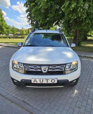 White Dacia Duster 2016 in Taurage, with an engine capacity of 1.46 L and mileage of 129 thousand km for 4800 €, photo 9 on AUTOMOTO.COM.LV