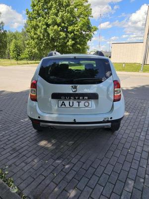 White Dacia Duster 2016 in Taurage, with an engine capacity of 1.46 L and mileage of 129 thousand km for 4800 €, photo 14 on AUTOMOTO.COM.LV
