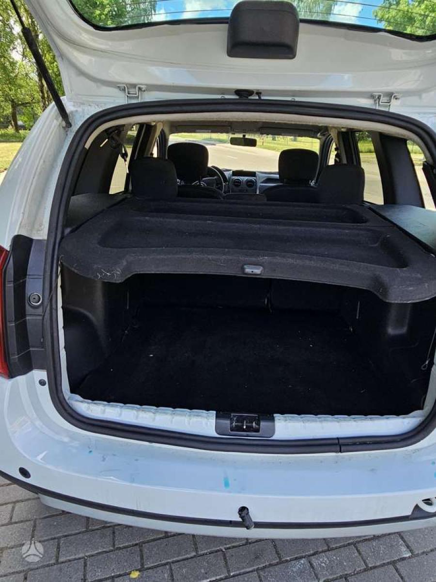 White Dacia Duster 2016 in Taurage, with an engine capacity of 1.46 L and mileage of 129 thousand km for 4800 €, photo 24 on AUTOMOTO.COM.LV