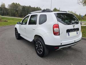 White Dacia Duster 2016 in Taurage, with an engine capacity of 1.20 L and mileage of 110 thousand km for 5900 €, photo 7 on AUTOMOTO.COM.LV