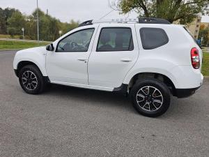 White Dacia Duster 2016 in Taurage, with an engine capacity of 1.20 L and mileage of 110 thousand km for 5900 €, photo 8 on AUTOMOTO.COM.LV