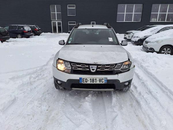 Balts Dacia Duster 2017 Tauragė, ar dzinēja tilpumu 1.20 L un nobraukumu 66 tūkst. km par 5700 €, foto 2 vietnē AUTOMOTO.COM.LV