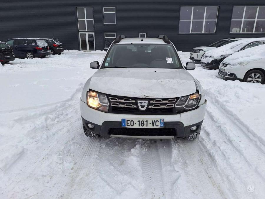 Balts Dacia Duster 2017 Tauragė, ar dzinēja tilpumu 1.20 L un nobraukumu 66 tūkst. km par 5700 €, foto 2 vietnē AUTOMOTO.COM.LV
