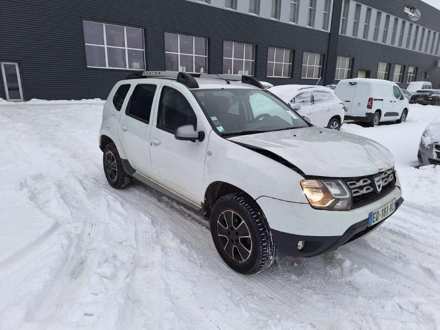 Balts Dacia Duster 2017 Tauragė, ar dzinēja tilpumu 1.20 L un nobraukumu 66 tūkst. km par 5700 €, foto 3 vietnē AUTOMOTO.COM.LV