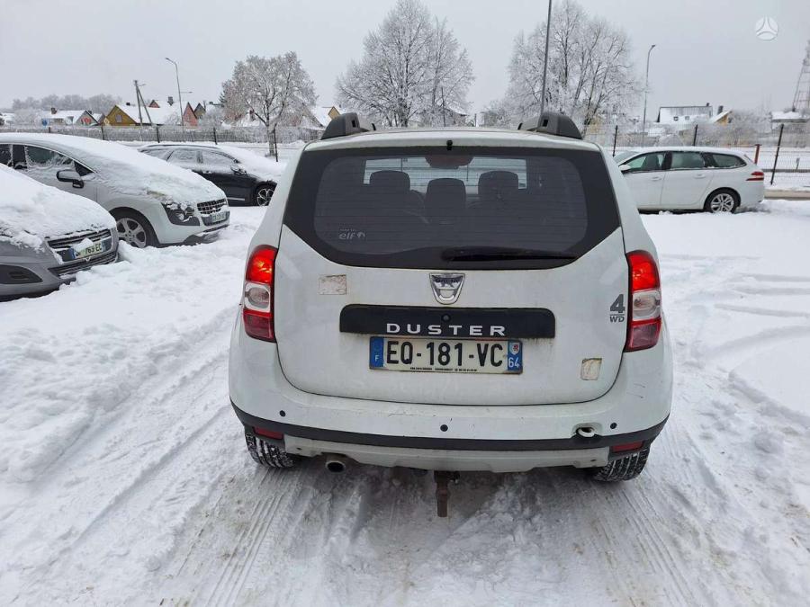 Balts Dacia Duster 2017 Tauragė, ar dzinēja tilpumu 1.20 L un nobraukumu 66 tūkst. km par 5700 €, foto 4 vietnē AUTOMOTO.COM.LV