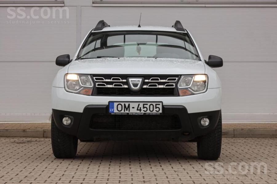 White Dacia Duster 2017 in Riga, with an engine capacity of 1.50 L and mileage of 0 thousand km for 4995 €, photo 3 on AUTOMOTO.COM.LV