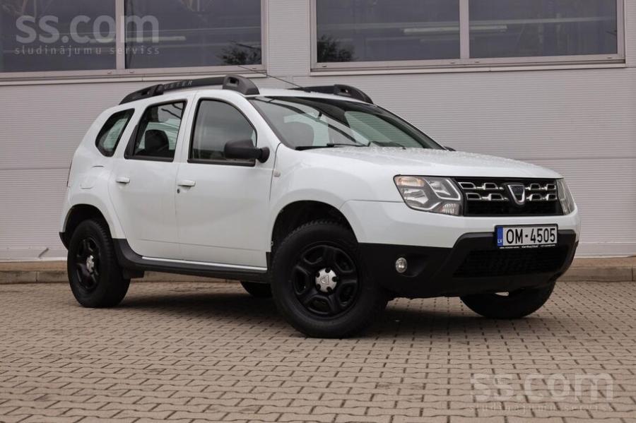 White Dacia Duster 2017 in Riga, with an engine capacity of 1.50 L and mileage of 0 thousand km for 4995 €, photo 4 on AUTOMOTO.COM.LV