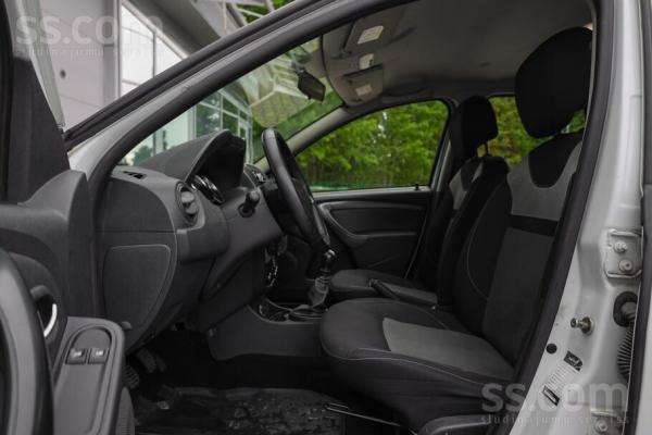 White Dacia Duster 2017 in Riga, with an engine capacity of 1.50 L and mileage of 0 thousand km for 4995 €, photo 9 on AUTOMOTO.COM.LV