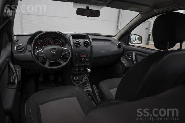 White Dacia Duster 2017 in Riga, with an engine capacity of 1.50 L and mileage of 0 thousand km for 4995 €, photo 10 on AUTOMOTO.COM.LV