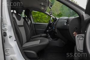 White Dacia Duster 2017 in Riga, with an engine capacity of 1.50 L and mileage of 0 thousand km for 4995 €, photo 15 on AUTOMOTO.COM.LV