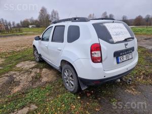 White Dacia Duster 2017 in Ogre, with an engine capacity of 1.50 L and mileage of 236 thousand km for 6000 €, photo 8 on AUTOMOTO.COM.LV
