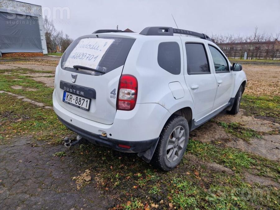 White Dacia Duster 2017 in Ogre, with an engine capacity of 1.50 L and mileage of 236 thousand km for 6000 €, photo 9 on AUTOMOTO.COM.LV
