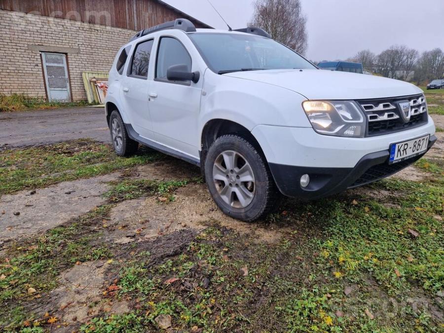 White Dacia Duster 2017 in Ogre, with an engine capacity of 1.50 L and mileage of 236 thousand km for 6000 €, photo 11 on AUTOMOTO.COM.LV