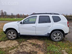 White Dacia Duster 2017 in Ogre, with an engine capacity of 1.50 L and mileage of 236 thousand km for 6000 €, photo 12 on AUTOMOTO.COM.LV