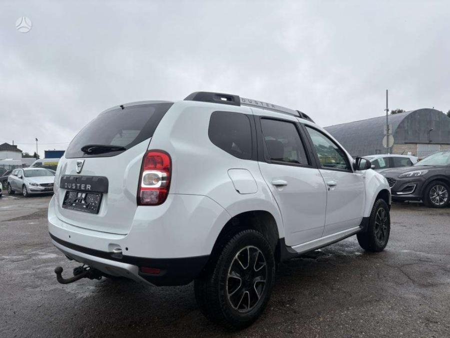 White Dacia Duster 2017 in Radviliskis, with an engine capacity of 1.46 L and mileage of 285 thousand km for 6250 €, photo 4 on AUTOMOTO.COM.LV