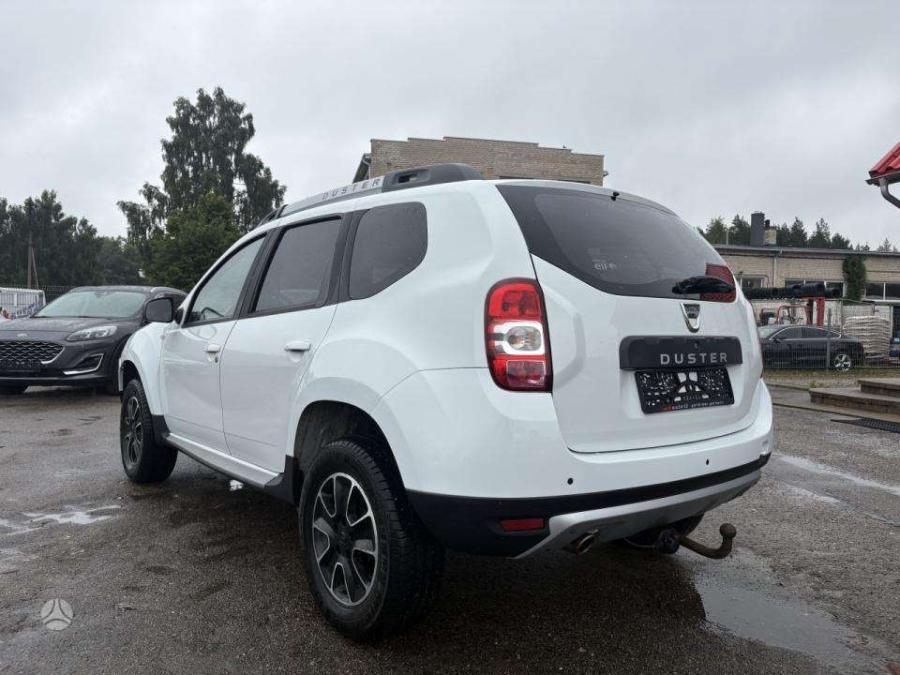 White Dacia Duster 2017 in Radviliskis, with an engine capacity of 1.46 L and mileage of 285 thousand km for 6250 €, photo 5 on AUTOMOTO.COM.LV