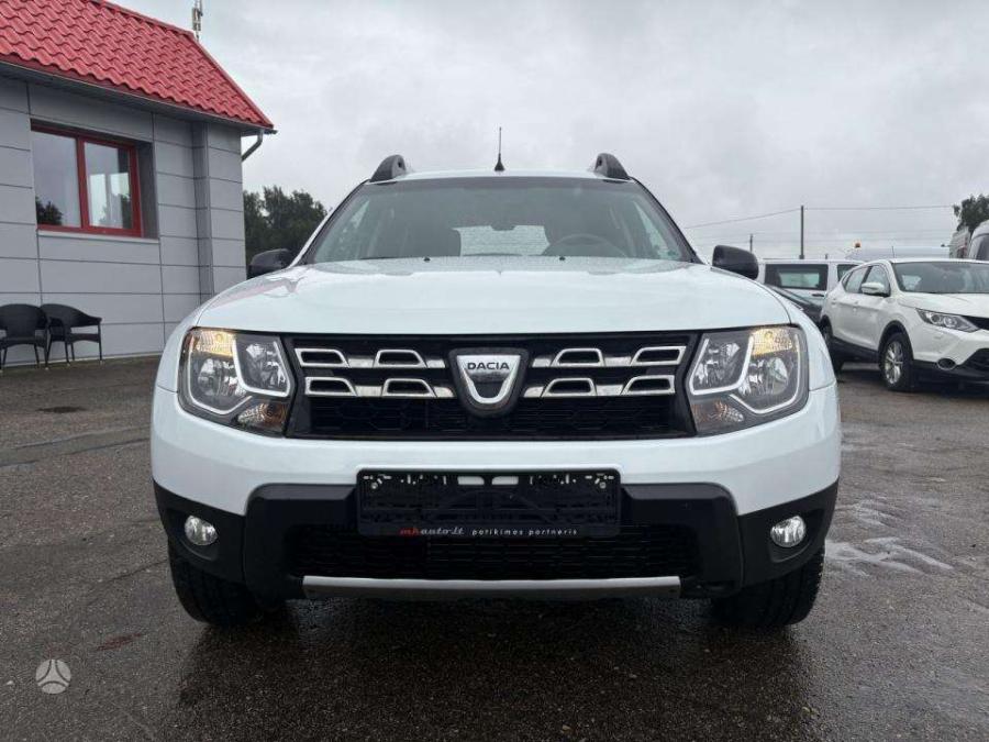 White Dacia Duster 2017 in Radviliskis, with an engine capacity of 1.46 L and mileage of 285 thousand km for 6250 €, photo 6 on AUTOMOTO.COM.LV