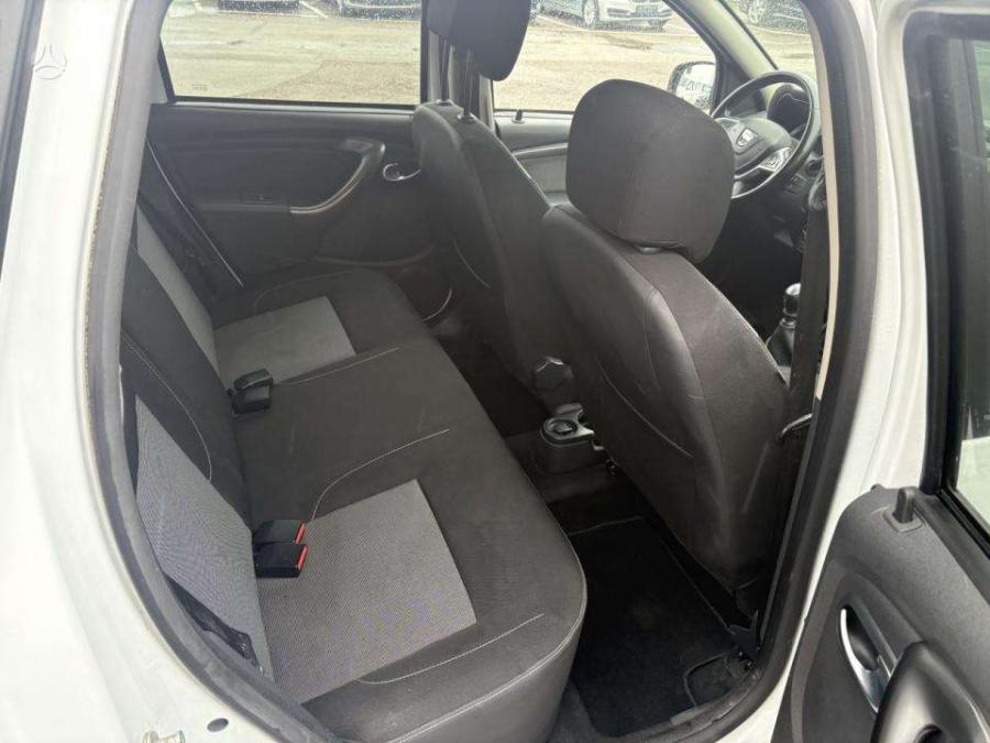 White Dacia Duster 2017 in Radviliskis, with an engine capacity of 1.46 L and mileage of 285 thousand km for 6250 €, photo 11 on AUTOMOTO.COM.LV
