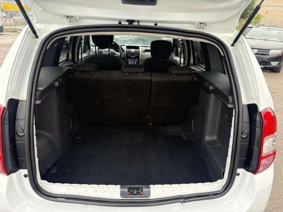White Dacia Duster 2017 in Radviliskis, with an engine capacity of 1.46 L and mileage of 285 thousand km for 6250 €, photo 12 on AUTOMOTO.COM.LV