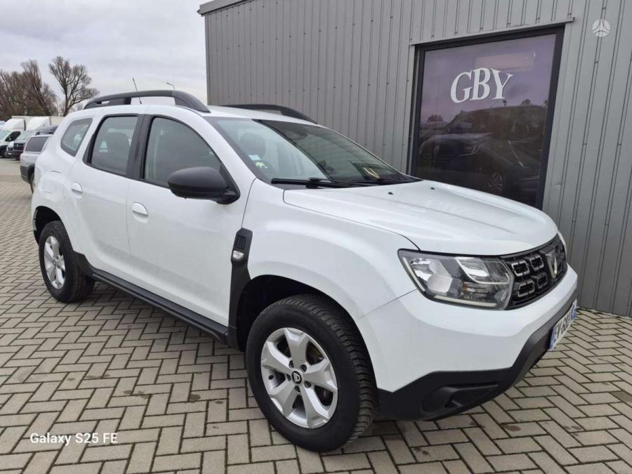 White Dacia Duster 2018 in Taurage, with an engine capacity of 1.50 L and mileage of 206 thousand km for 7600 €, photo 2 on AUTOMOTO.COM.LV