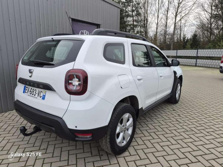 White Dacia Duster 2018 in Taurage, with an engine capacity of 1.50 L and mileage of 206 thousand km for 7600 €, photo 3 on AUTOMOTO.COM.LV