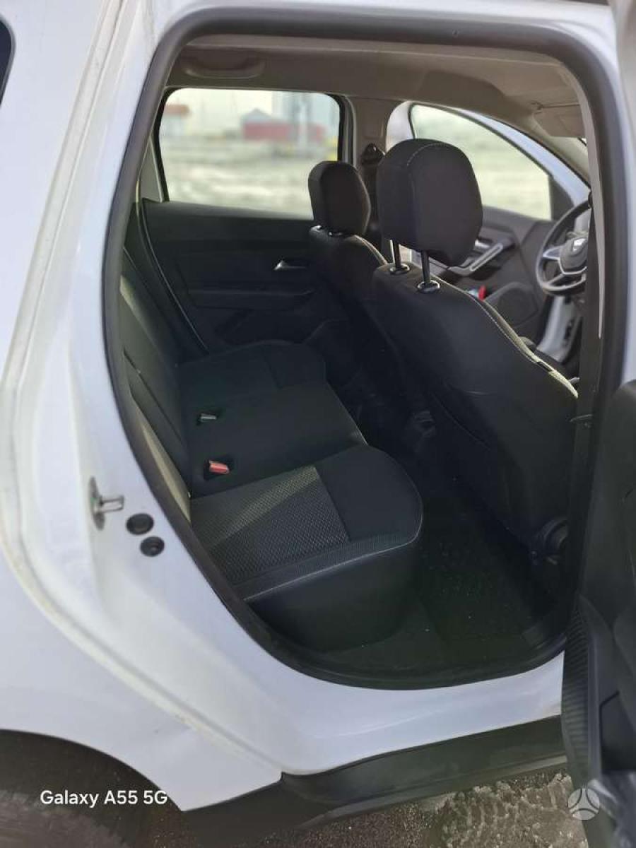 White Dacia Duster 2018 in Vilnius, with an engine capacity of 1.46 L and mileage of 194 thousand km for 7190 €, photo 17 on AUTOMOTO.COM.LV