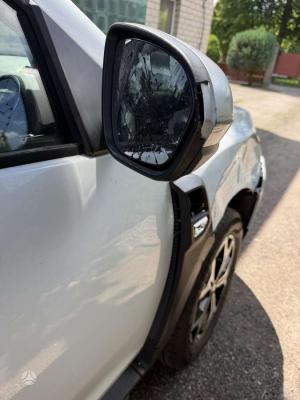 White Dacia Duster 2018 in Kaunas, with an engine capacity of 1.46 L and mileage of 172 thousand km for 6600 €, photo 13 on AUTOMOTO.COM.LV