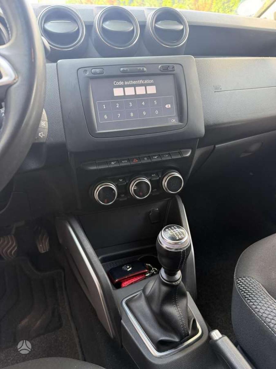 White Dacia Duster 2018 in Kaunas, with an engine capacity of 1.46 L and mileage of 172 thousand km for 6600 €, photo 30 on AUTOMOTO.COM.LV