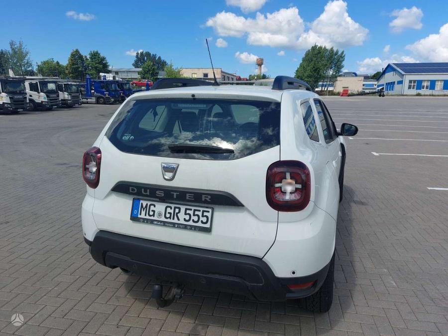 White Dacia Duster 2018 in Taurage, with an engine capacity of 1.60 L and mileage of 86 thousand km for 7900 €, photo 12 on AUTOMOTO.COM.LV