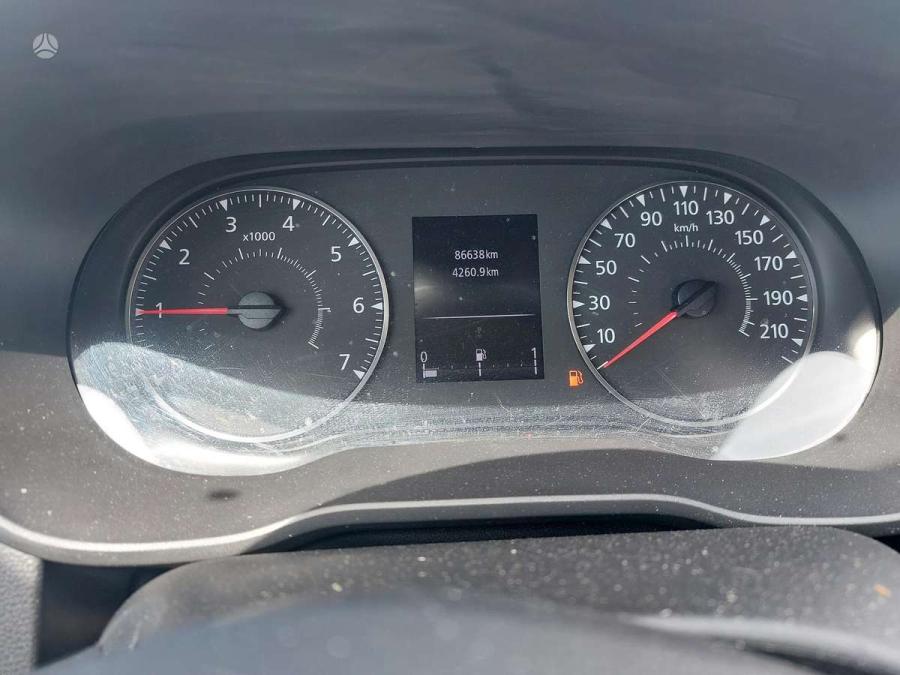 White Dacia Duster 2018 in Taurage, with an engine capacity of 1.60 L and mileage of 86 thousand km for 7900 €, photo 18 on AUTOMOTO.COM.LV