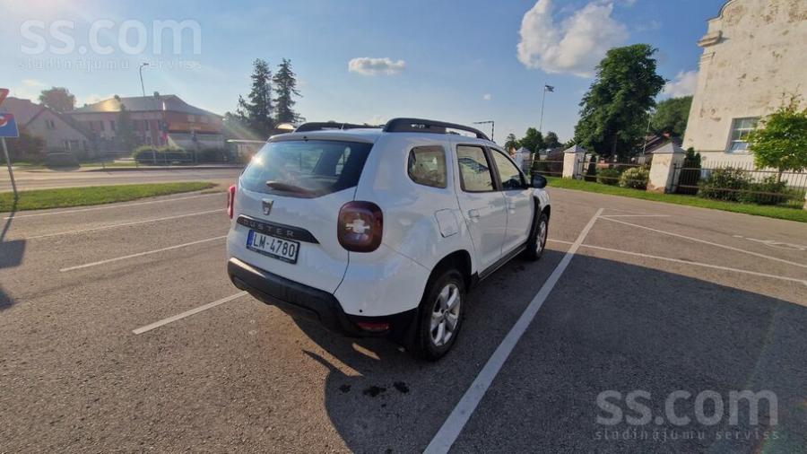 White Dacia Duster 2018 in Jekabpils, with an engine capacity of 1.50 L and mileage of 163 thousand km for 8200 €, photo 4 on AUTOMOTO.COM.LV