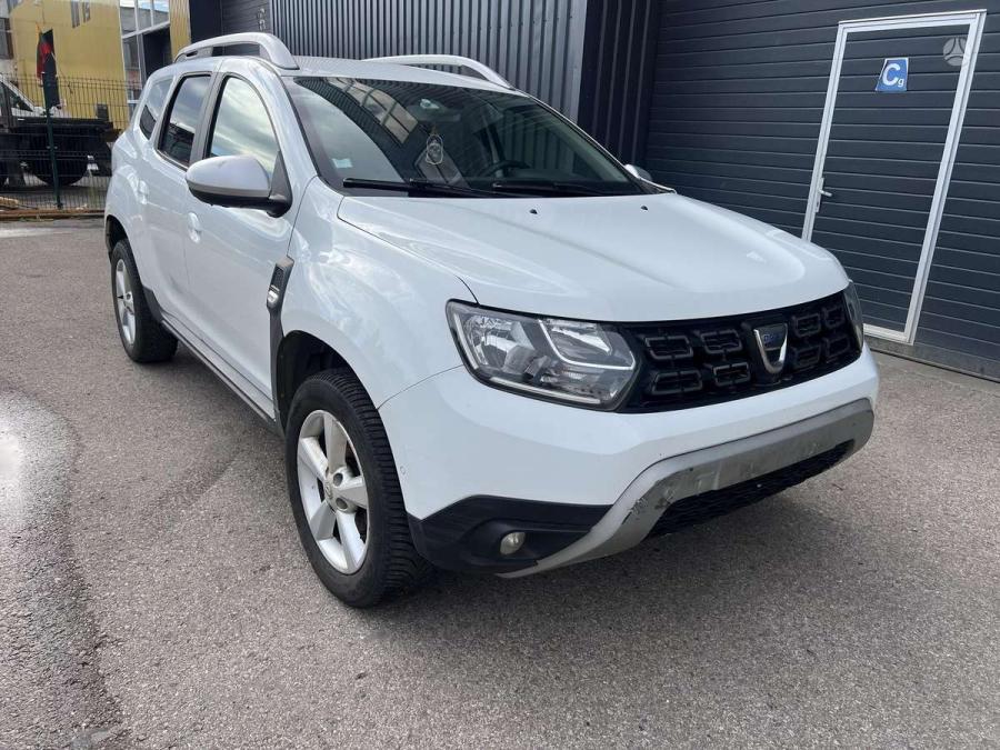 White Dacia Duster 2018 in Alytus, with an engine capacity of 1.46 L and mileage of 295 thousand km for 5900 €, photo 1 on AUTOMOTO.COM.LV