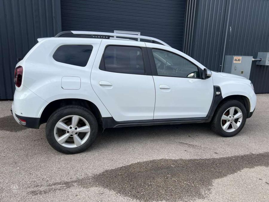 White Dacia Duster 2018 in Alytus, with an engine capacity of 1.46 L and mileage of 295 thousand km for 5900 €, photo 5 on AUTOMOTO.COM.LV