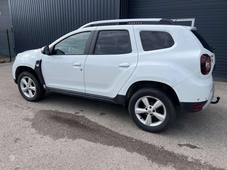 White Dacia Duster 2018 in Alytus, with an engine capacity of 1.46 L and mileage of 295 thousand km for 5900 €, photo 10 on AUTOMOTO.COM.LV