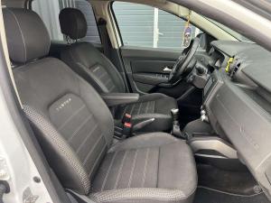 White Dacia Duster 2018 in Alytus, with an engine capacity of 1.46 L and mileage of 295 thousand km for 5900 €, photo 19 on AUTOMOTO.COM.LV